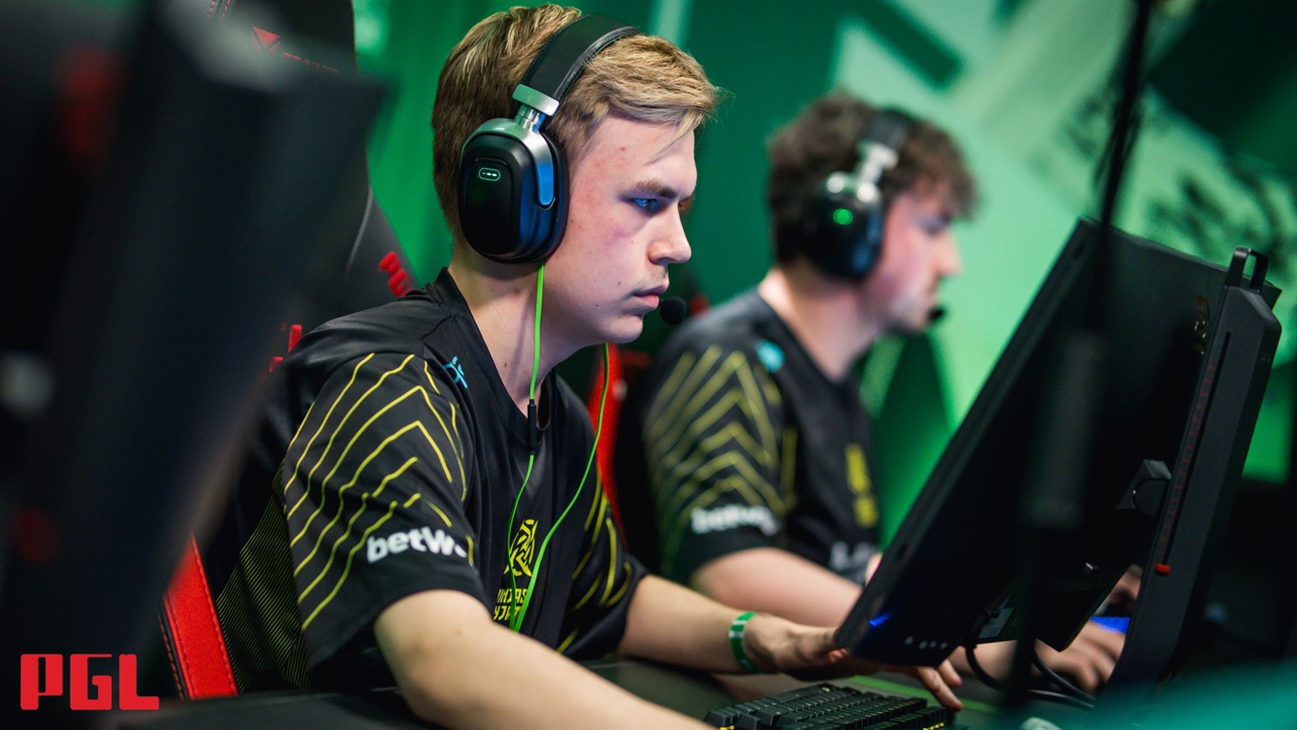 Ninjas in Pyjamas edge past MIBR - Pley