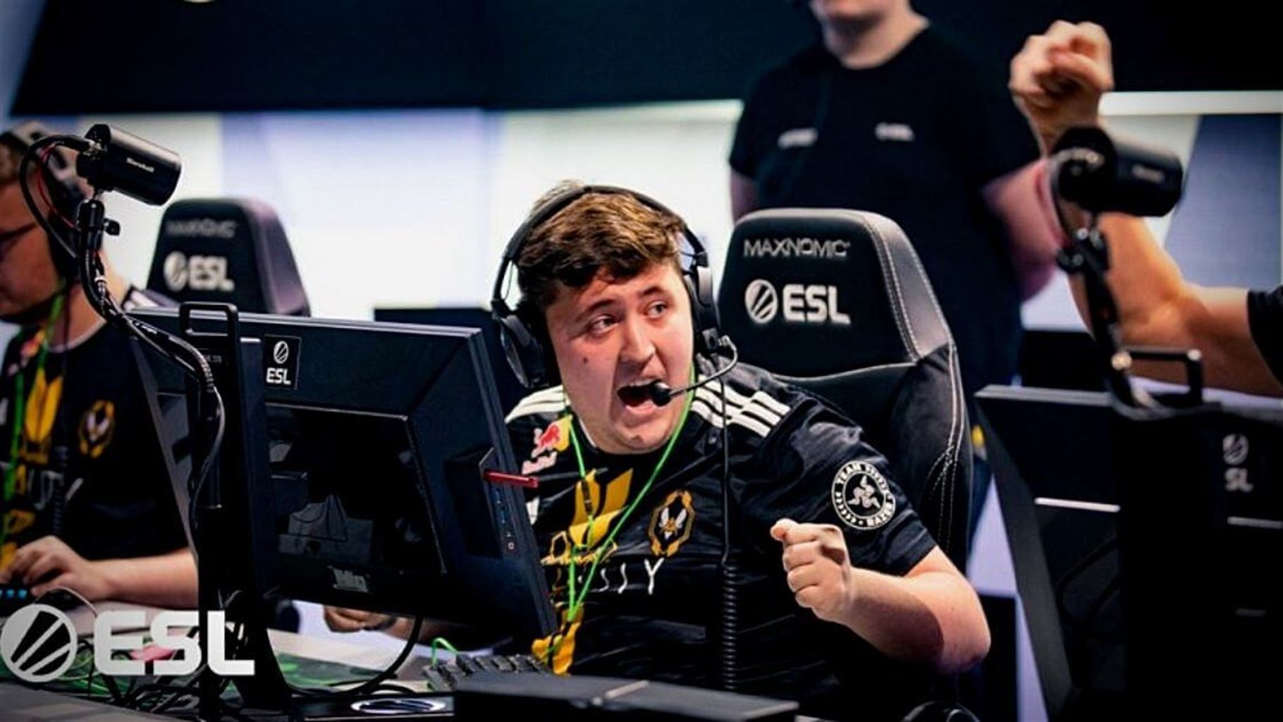 LIVE: Vitality vs Mousesports - Pley