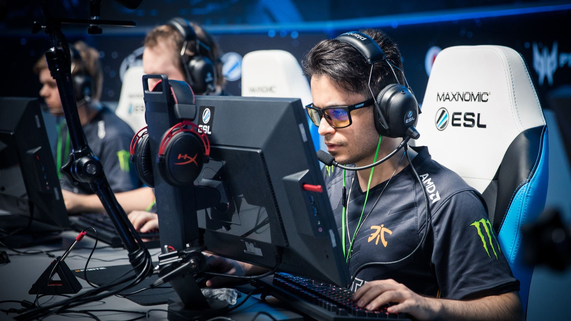fnatic took over in the end and secured the first map - Pley