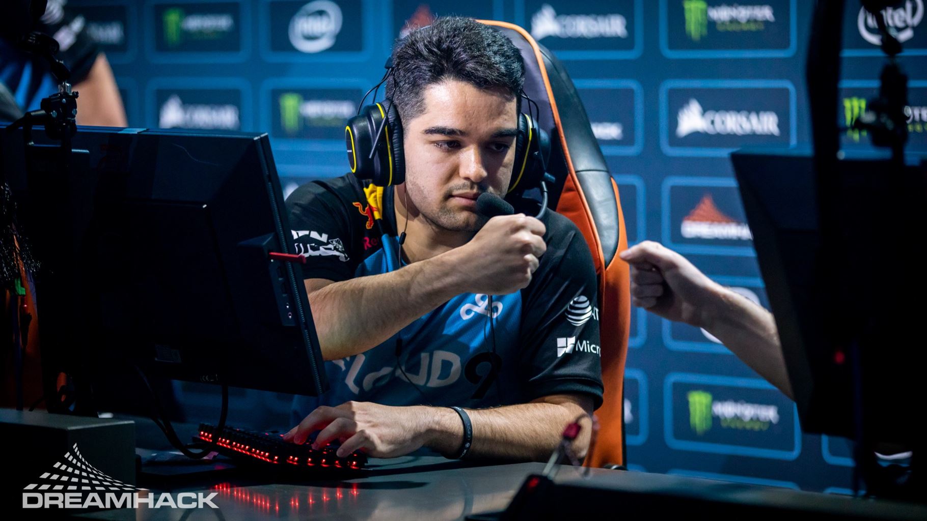 Live: Complexity vs ECSTATIC - Pley