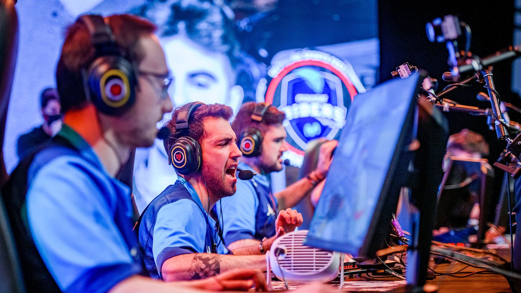 Highlight: alex hits crazy spray transfer for clean 3K - Pley