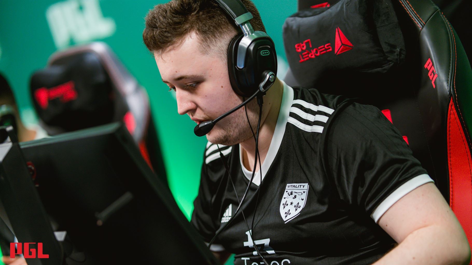 Live: Team Vitality vs NAVI - Pley