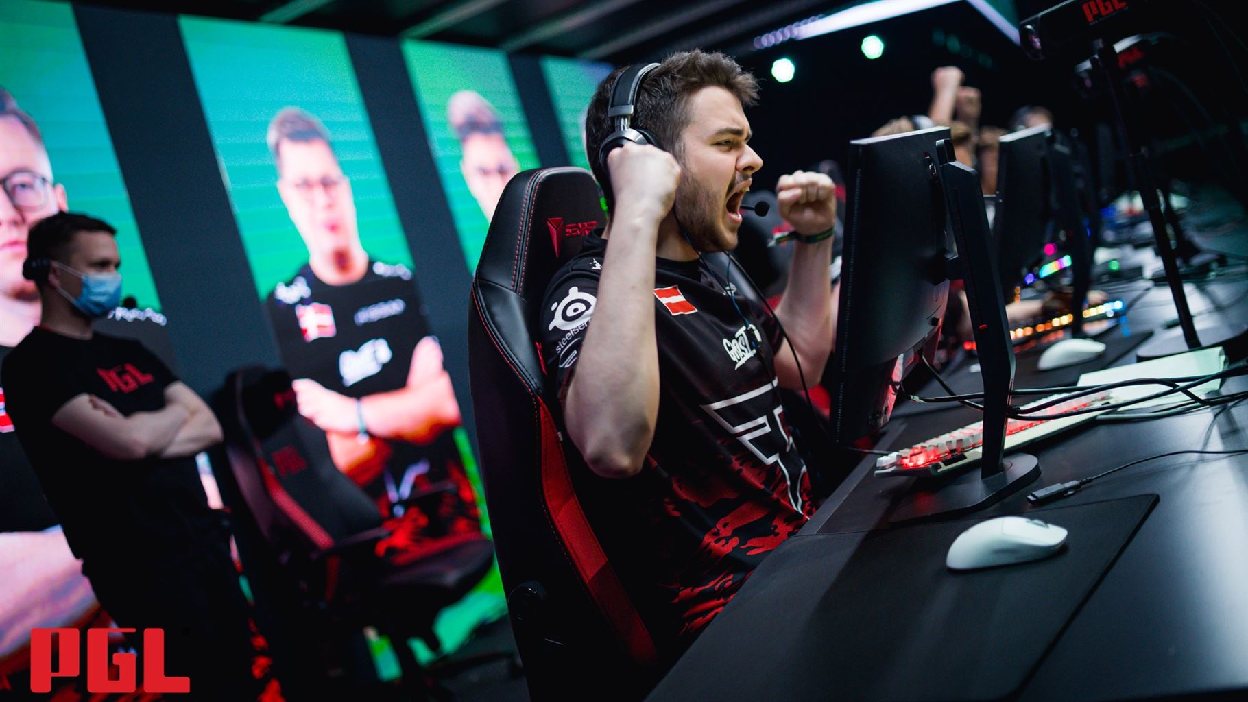 FaZe turns bad start into win against G2 - Pley